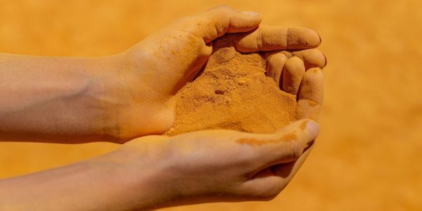 Skin of the Earth: Ochre as a Natural Photoprotectant in the Himba ...